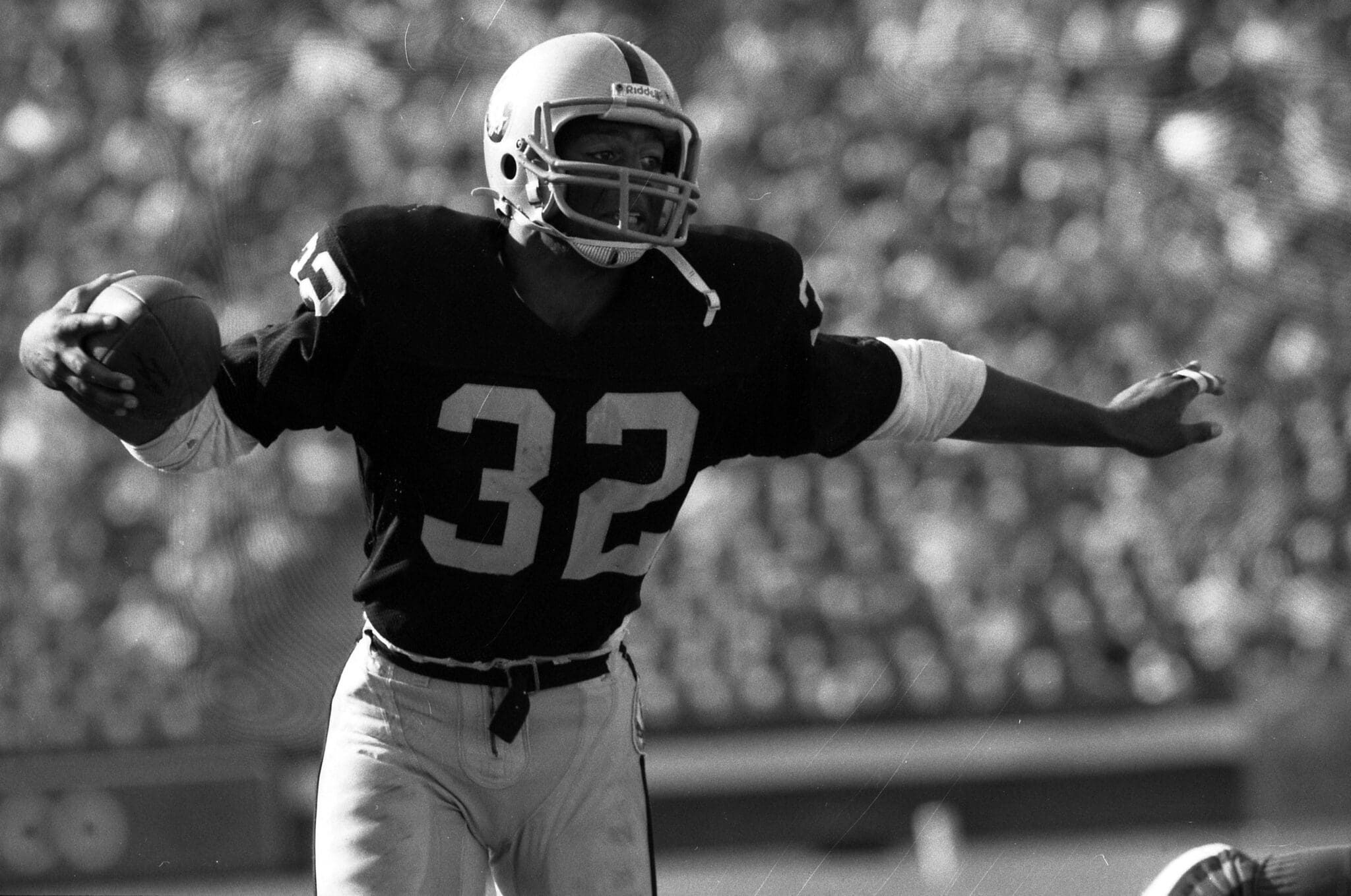 Ranking the Top 20 NFL Players of the 1980s - Gamer Koala