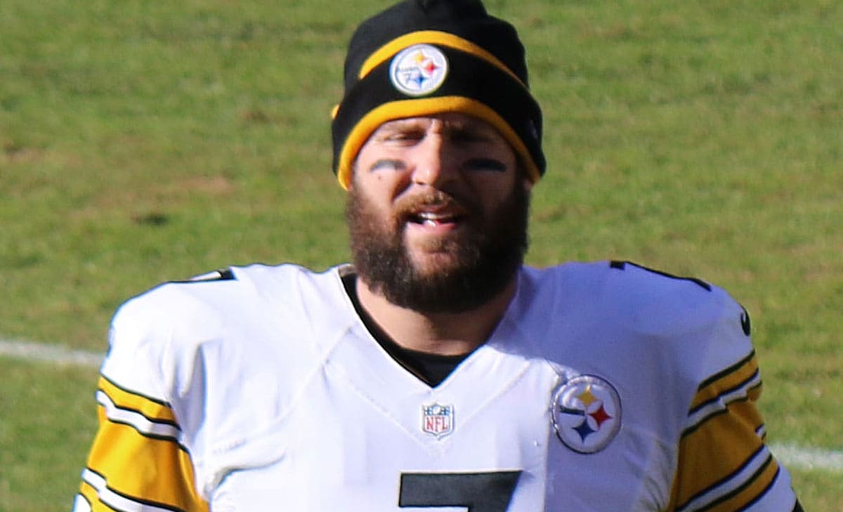 Ranking The 30 Most Disliked Players in NFL History - Gamer Koala