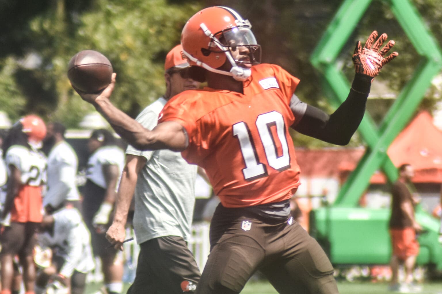 Ranking the 15 Best College Quarterbacks of All Time - Gamer Koala