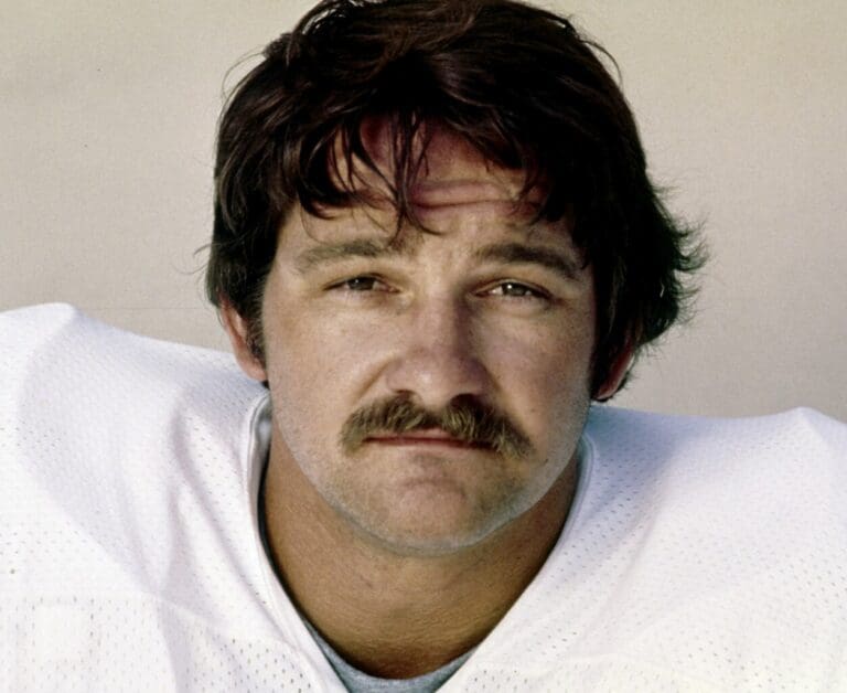 The 15 Greatest Centers in NFL History - Gamer Koala