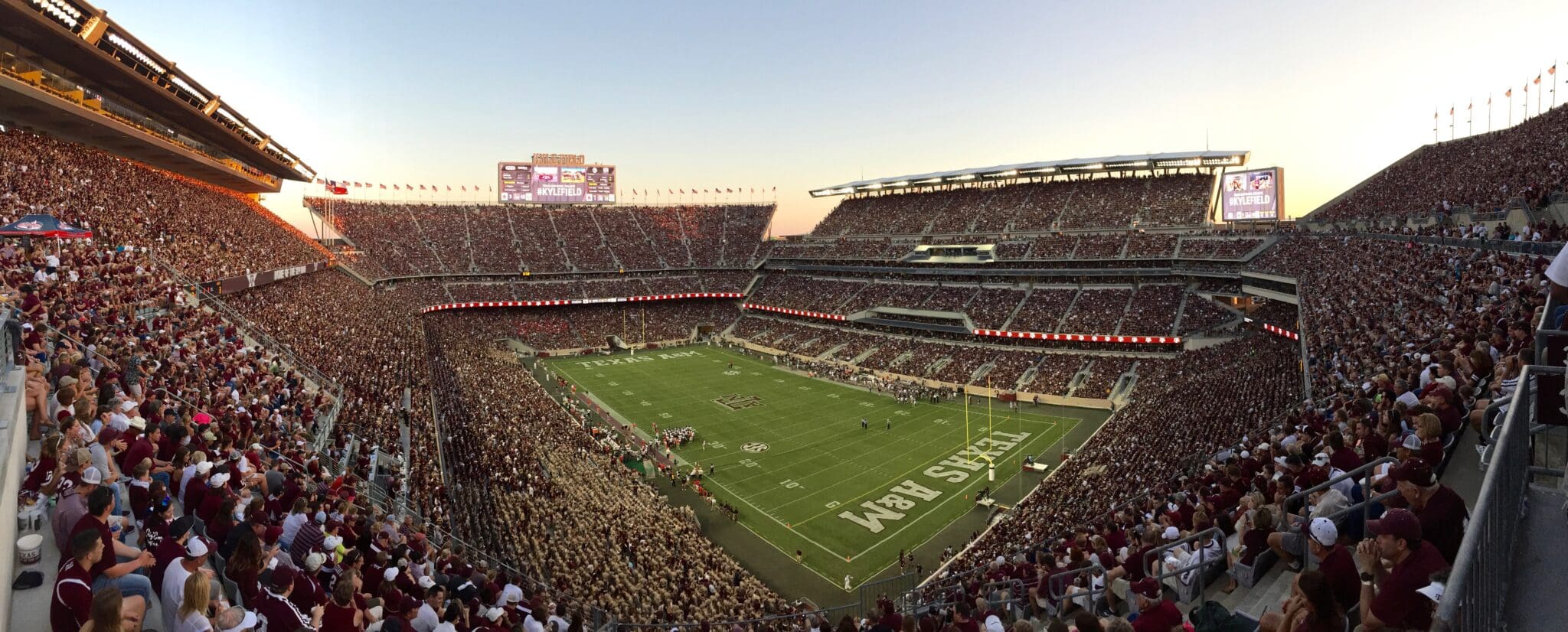 The 20 Best College Football Stadiums in the Country, Ranked - Gamer Koala