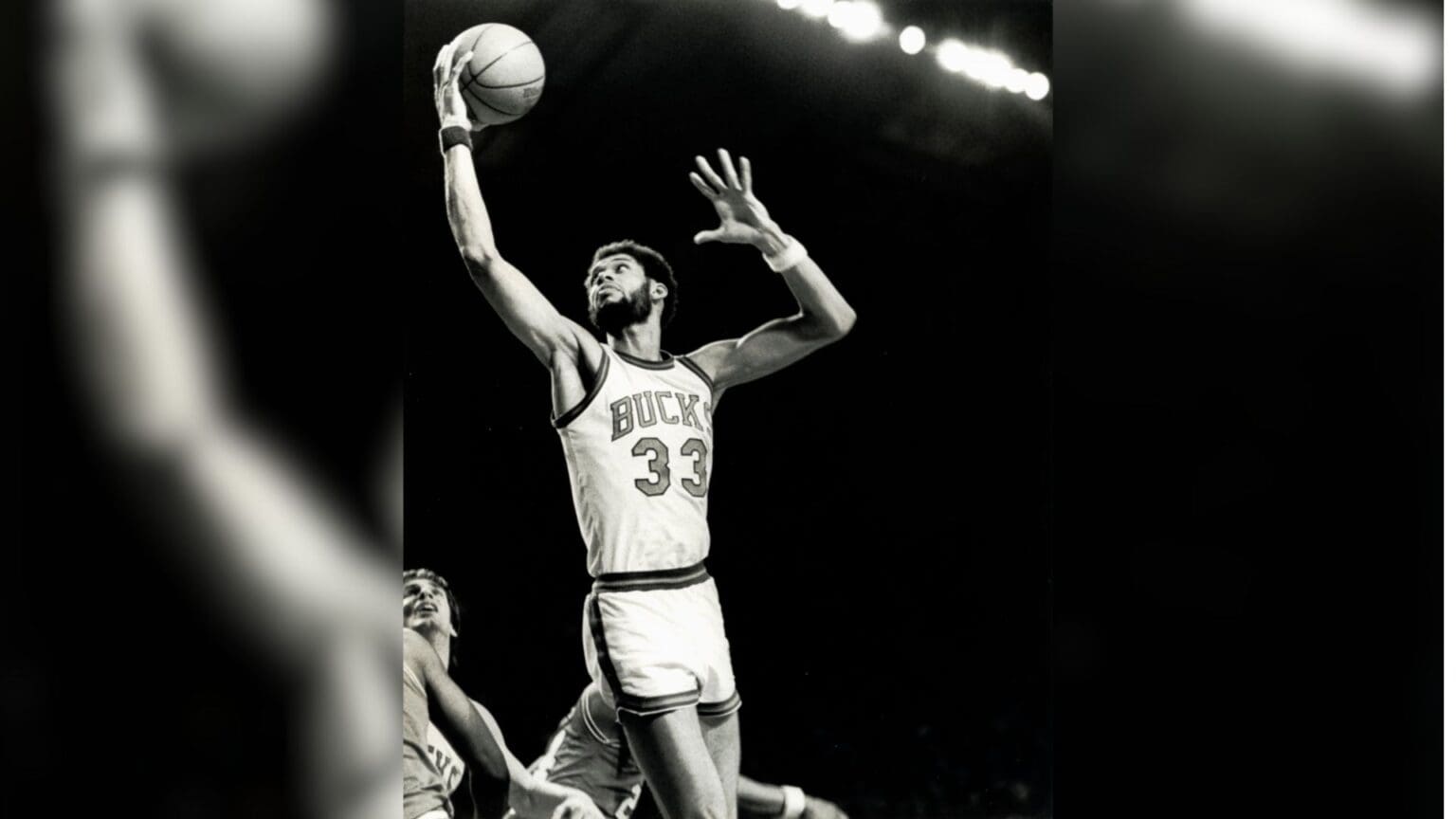 15 Athletes Who Stayed Elite While Others Retired - Gamer Koala