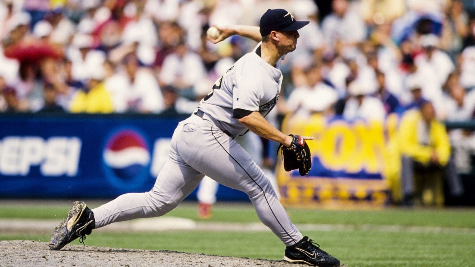 The 18 Best Left-Handed Pitchers of All Time - Gamer Koala