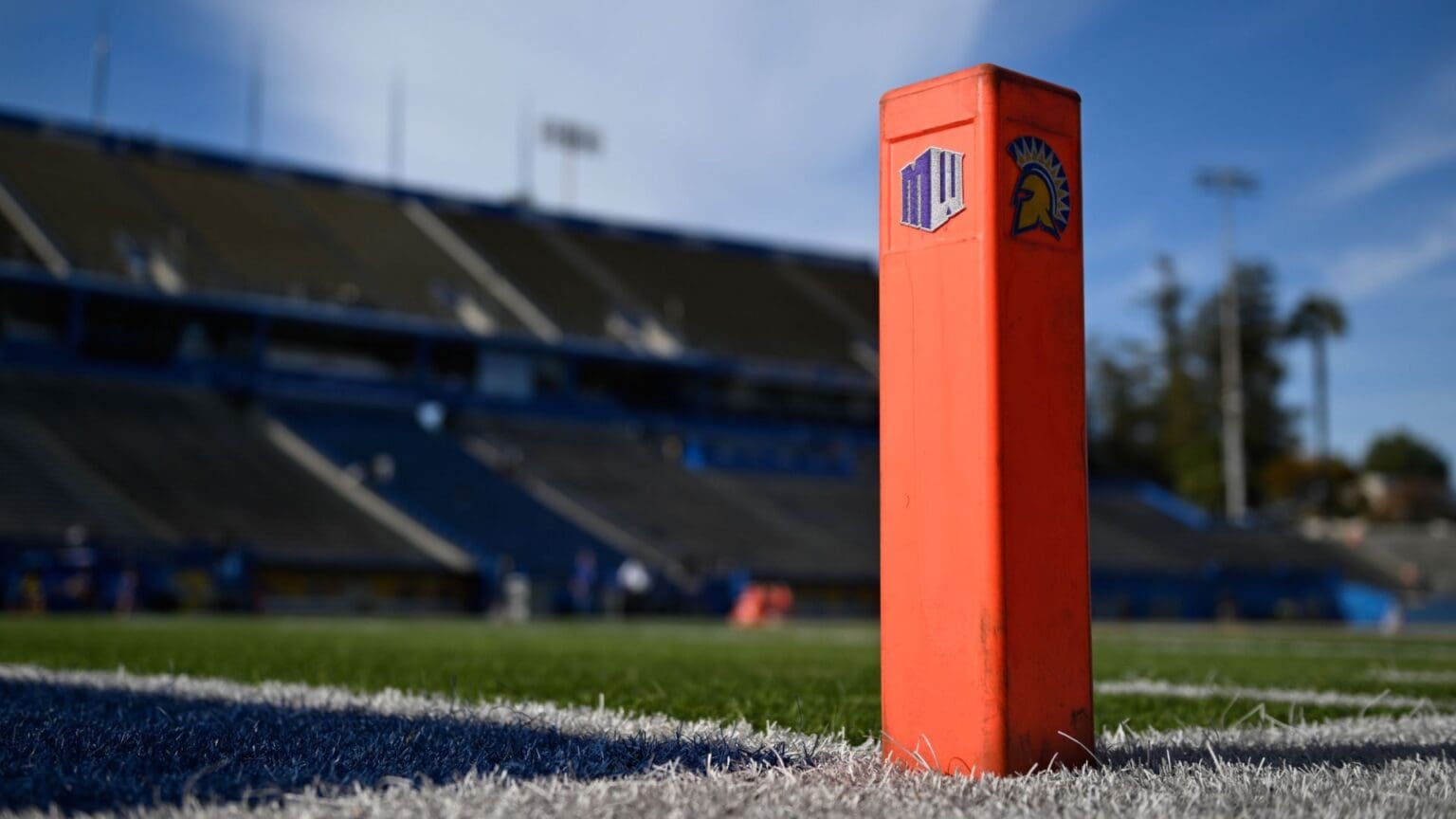 15 College Football Programs That Struggle to Fill Their Stadium ...