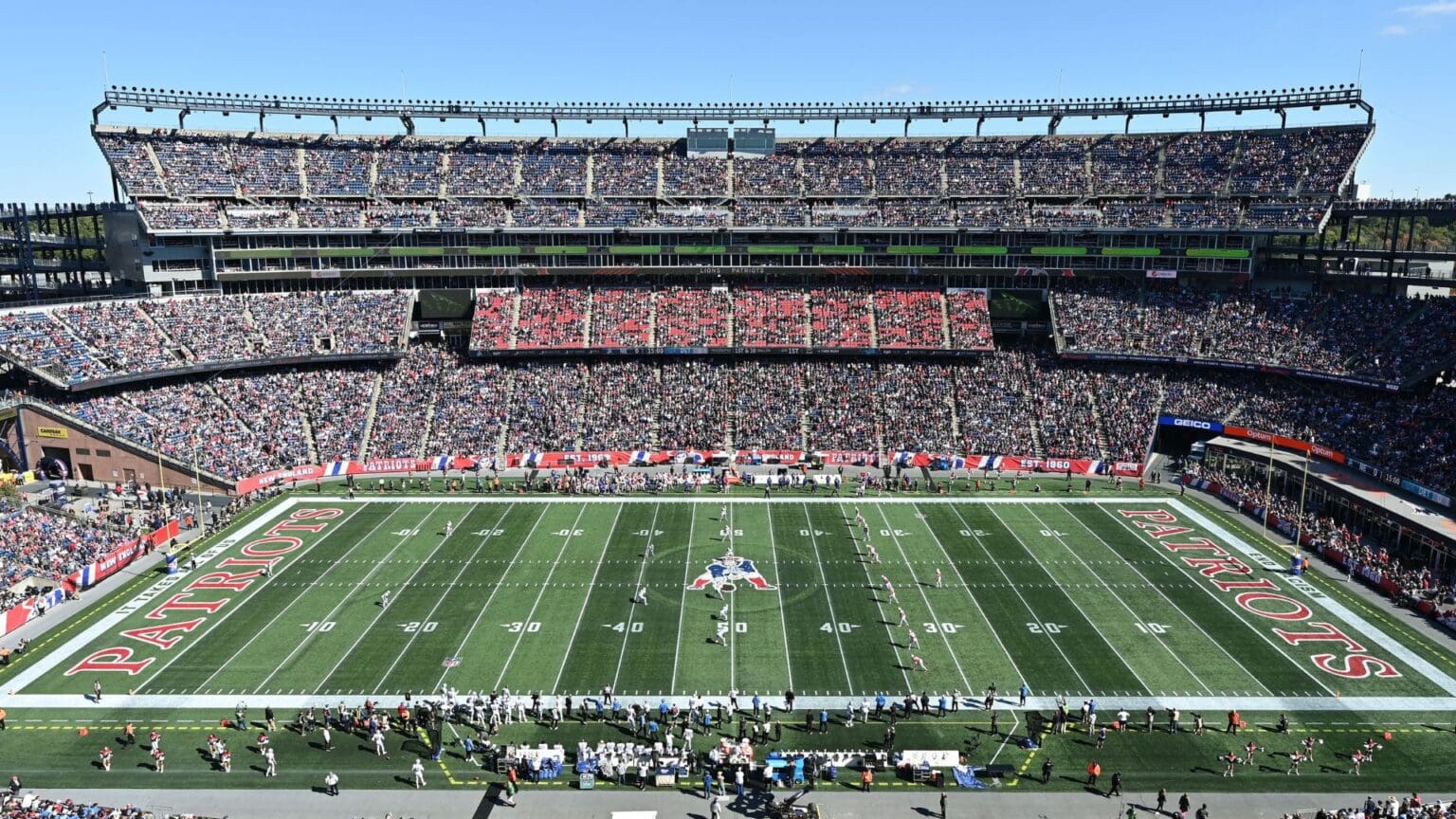 The 10 Best NFL Stadiums for a Primetime Game Atmosphere - Gamer Koala