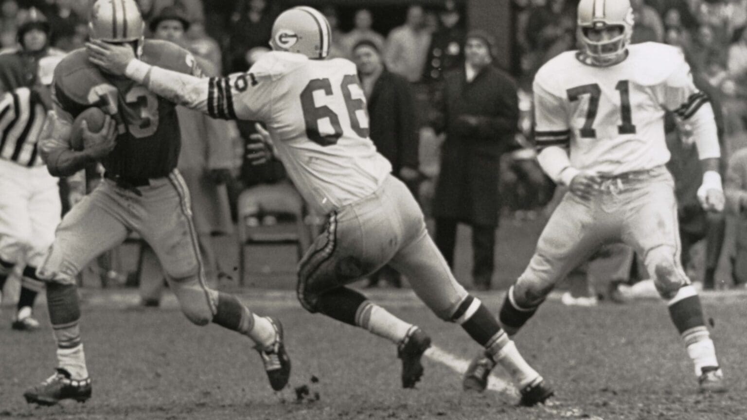 The 23 Greatest Linebackers in NFL History, Ranked - Gamer Koala
