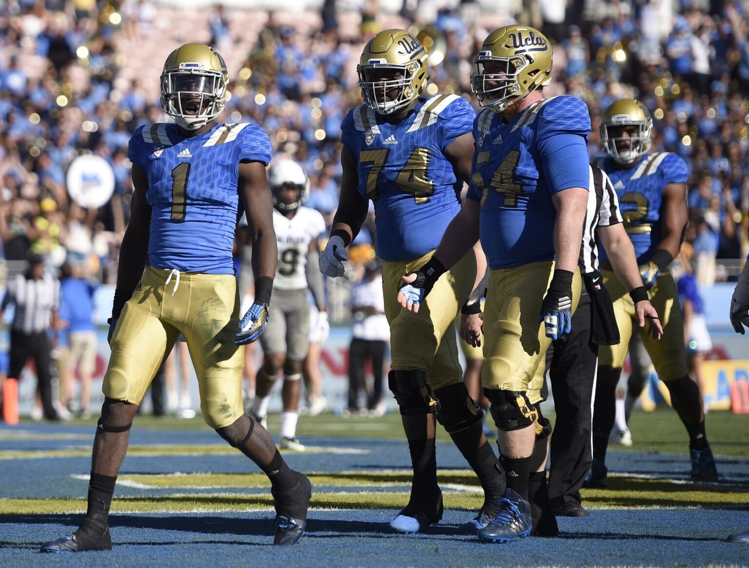 25 College Football Programs Stuck in the Early 2000s - Gamer Koala