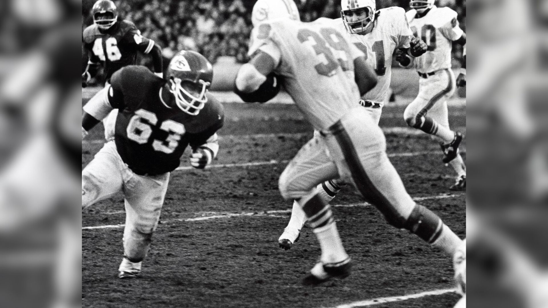 The 23 Greatest Linebackers in NFL History, Ranked - Gamer Koala